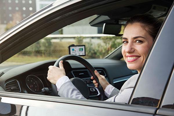Las ventajas de conducir con un GPS Garmin | Electromarket