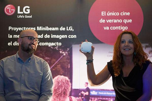 LG presenta su nueva gama de Proyectores portátiles Minibeam ... LG presenta su nueva gama de Proyectores portátiles Minibeam ...
